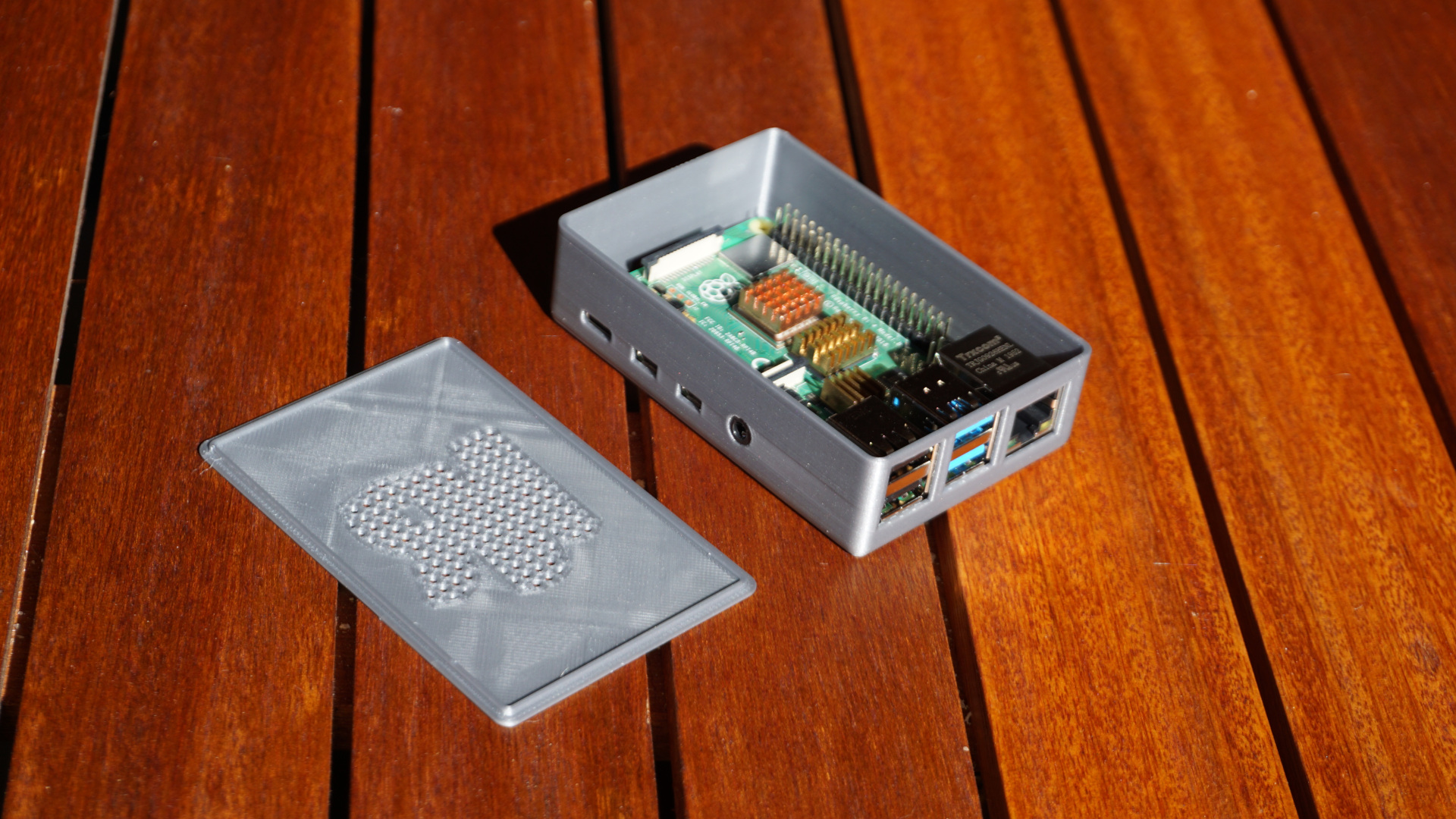 Curso gratuito Fusion 360 Caja Raspberry Pi 4 - por Norbert Rovira